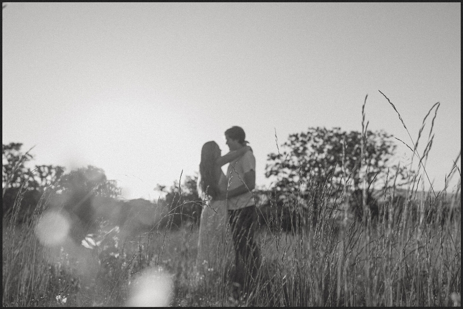 Romantic Sunrise Photos with Claire and Will - emilynoellephoto.com